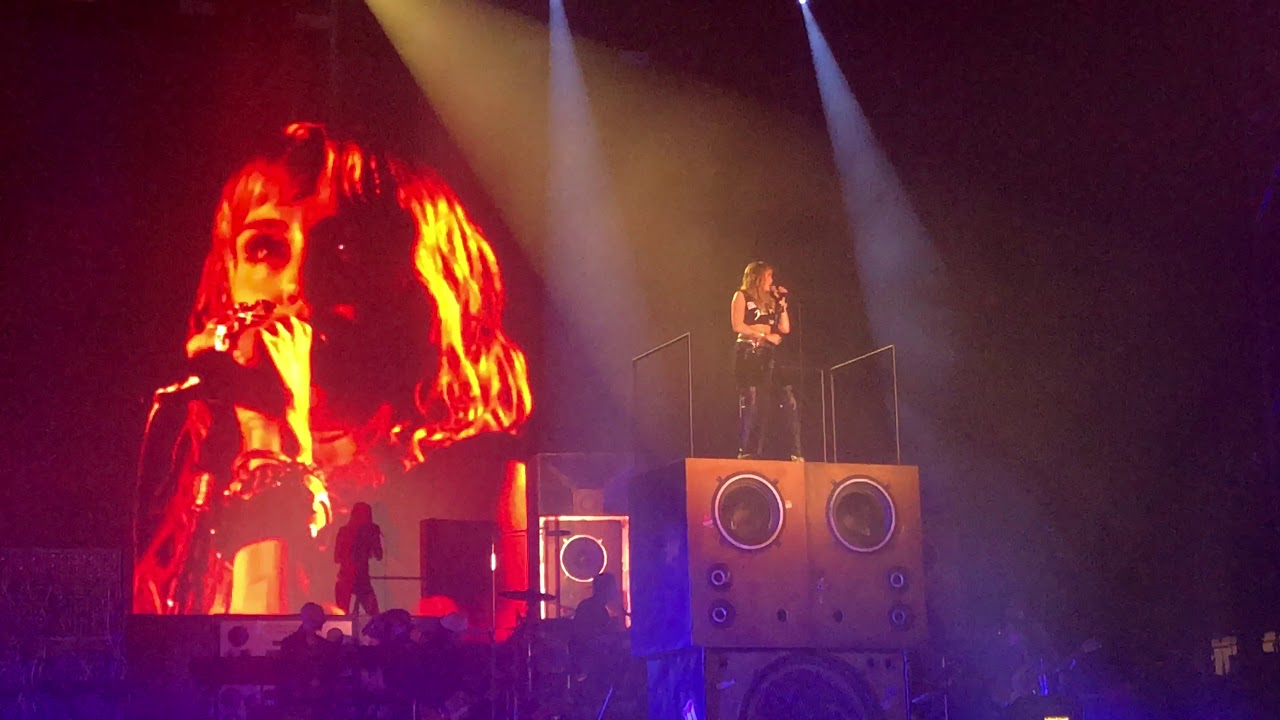 Miley Cyrus - Wrecking Ball @ Primavera Sound 2019 - YouTube