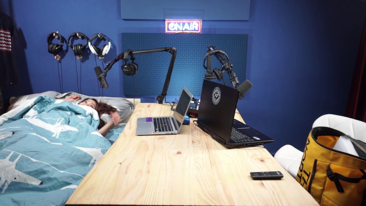 The Most Useless Person In The Room! - YouTube