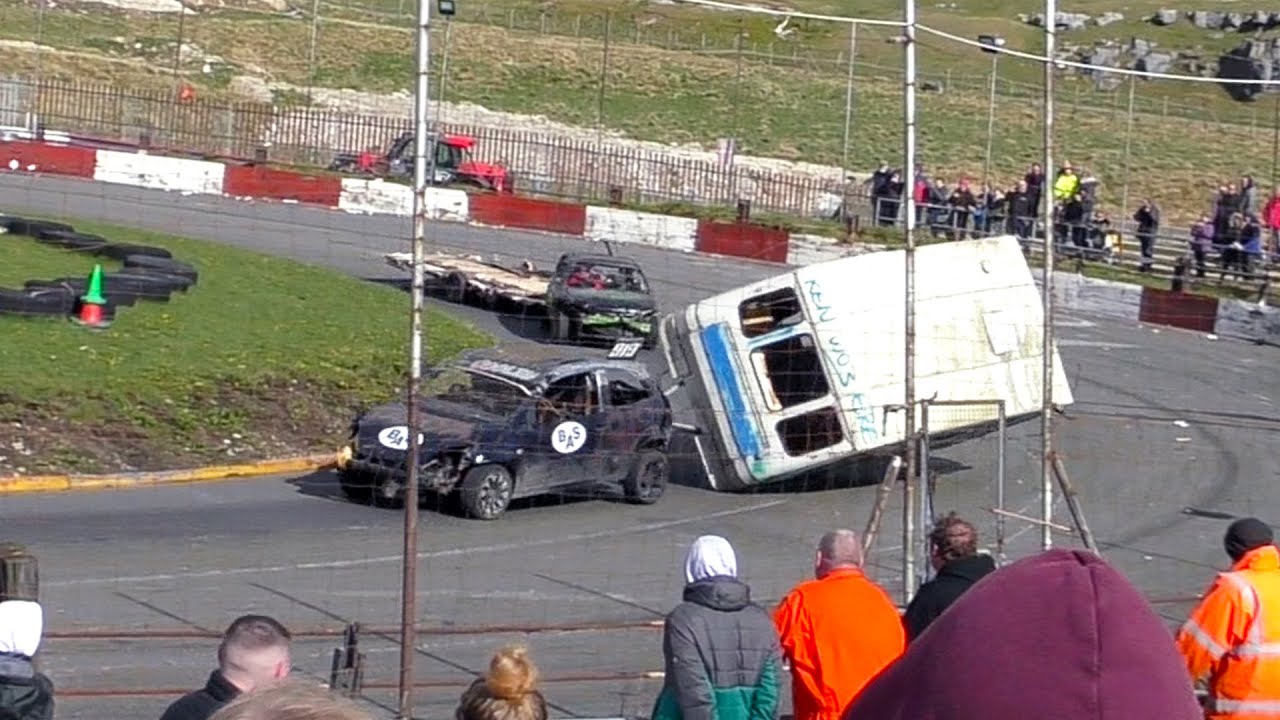 Street Bangers & Caravan Race @ Buxton Raceway 01/05/23 - YouTube