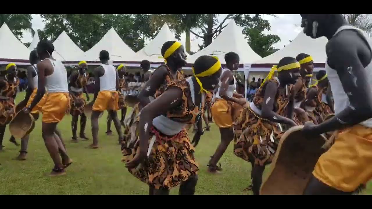 MOTHER KEVIN COLLEGE MABIRA LARAKARAKA DANCE - YouTube