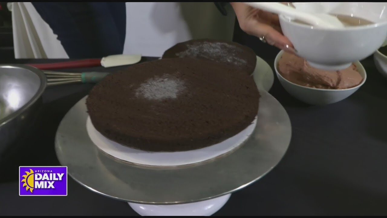 How to make Mastro's seven-layered chocolate cake - YouTube