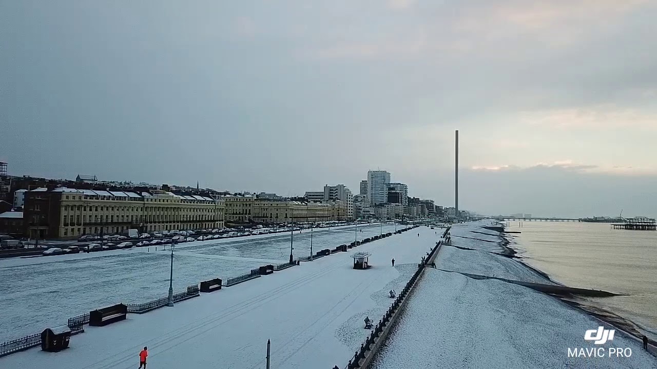 Snow footage, Brighton beach - YouTube