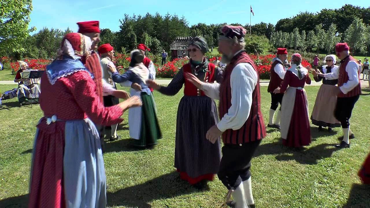Folkedans ved Landbohaven - YouTube