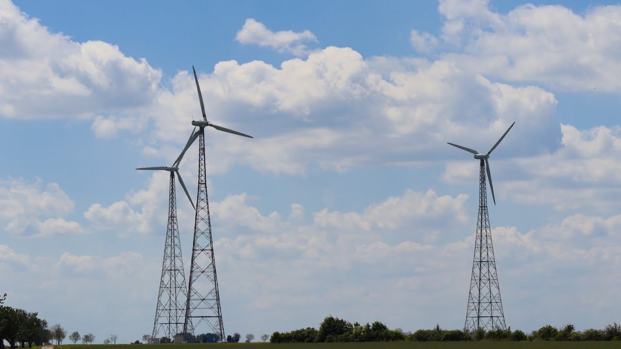 Windpark Mücheln-Geiseltal / 3× Nordex N43 auf Gittermast & 3× Enercon ...