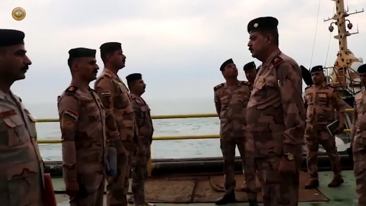 قائد القوة البحرية يشرف على سلامة المياه الإقليمية العراقية والموانئ