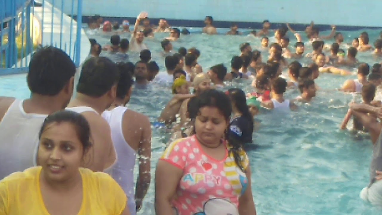 Bareilly water park funcity wave show - YouTube