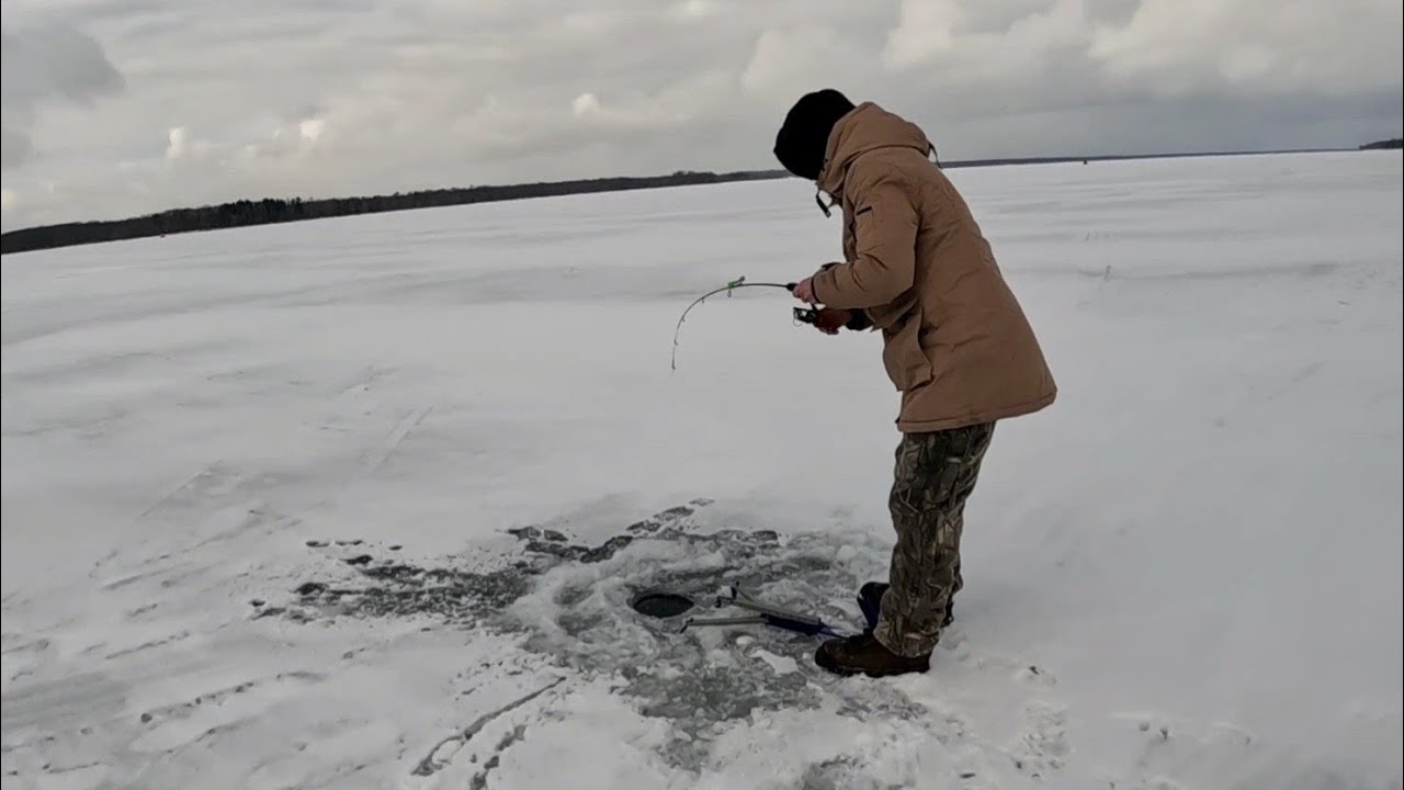 Ice Fishing Pymatuning Lake (Jamestown area) - YouTube