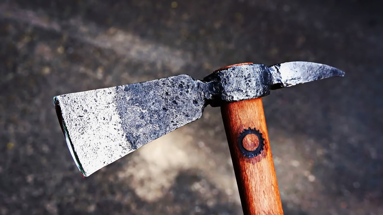Reforging. Tomahawk from a very old mason hammer. - YouTube