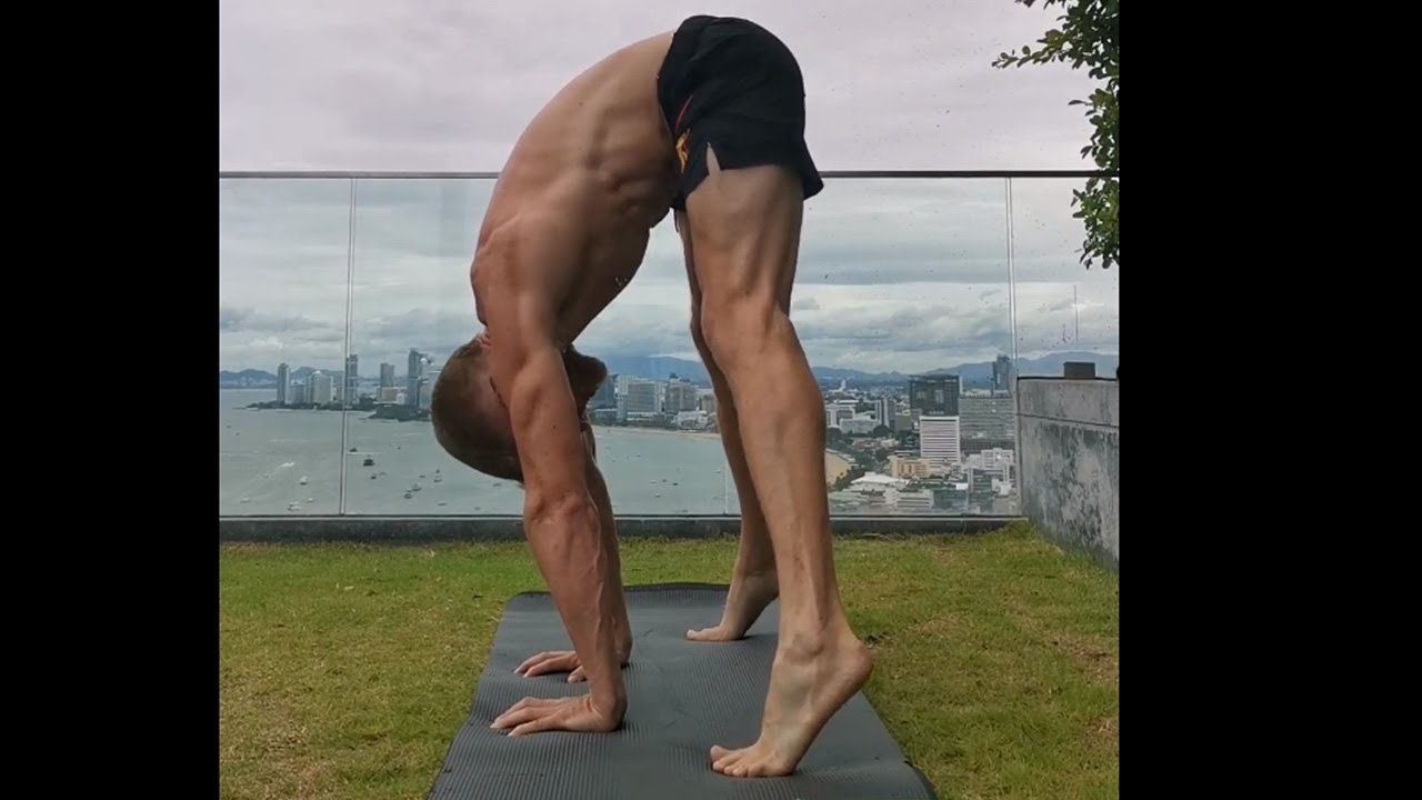 You can't find a better view - ROOFTOP YOGA - 30 min workout with ...