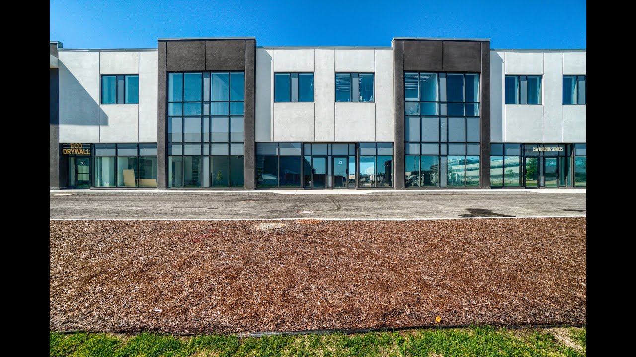 5250 Solar Drive, Mississauga Home for Sale - Real Estate Properties ...