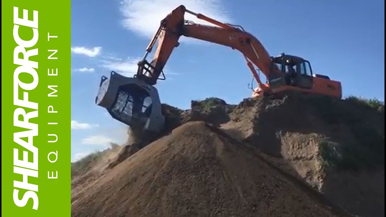 XS40 Xcentric Screener Separating Soil - YouTube