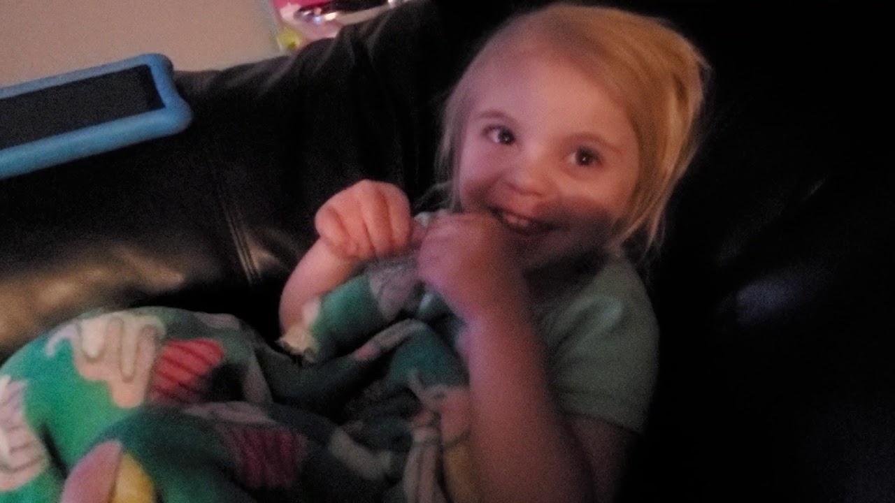 Up late with Ashley. Ashley reacts to kitty video - YouTube