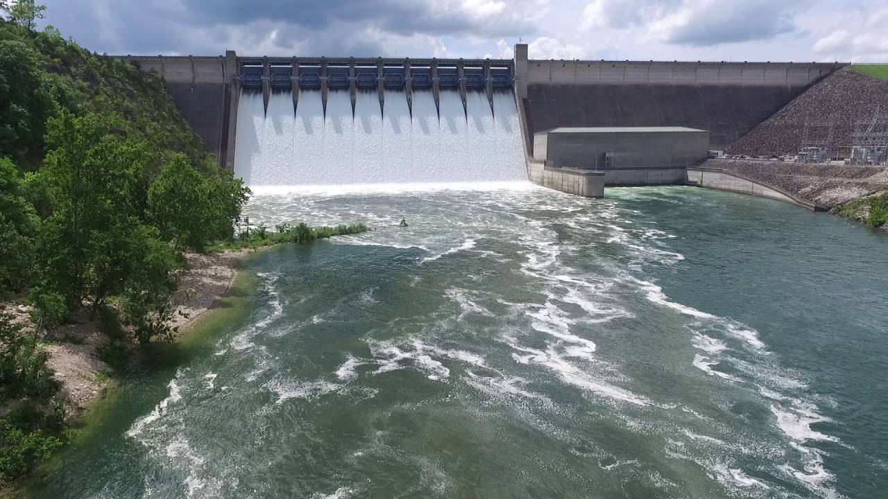 Drone - Table Rock Dam Flood Gates - Cutaway - YouTube