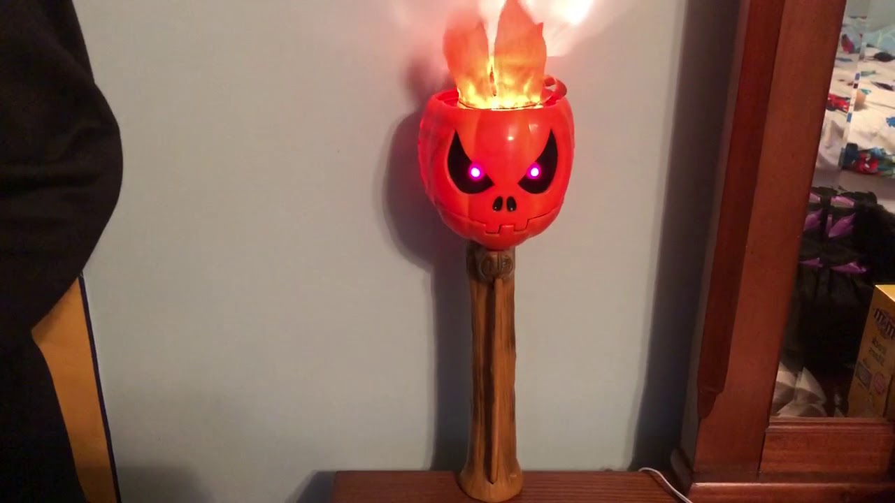 (Gemmy) Halloween 2004 Pumpkin Torch Light - YouTube