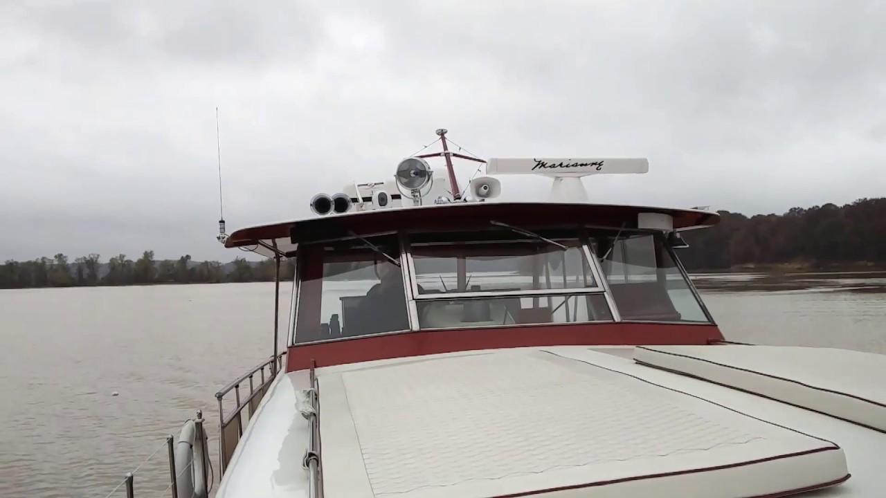 Pebble Isle Marina - Narrow and shallow canal entrance to the harbor ...