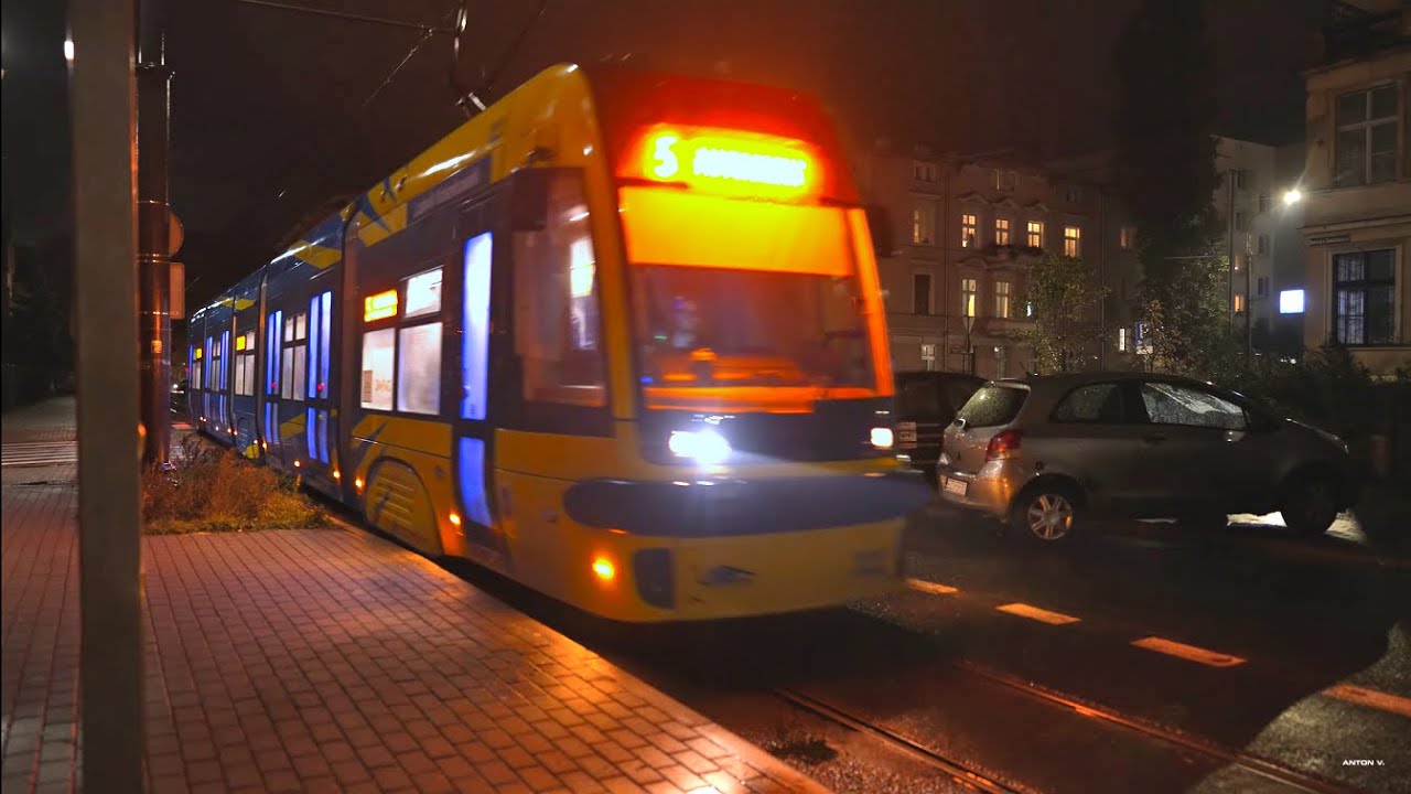 Poland, Toruń, tram 2 night ride from Mickewicza to Reja - YouTube