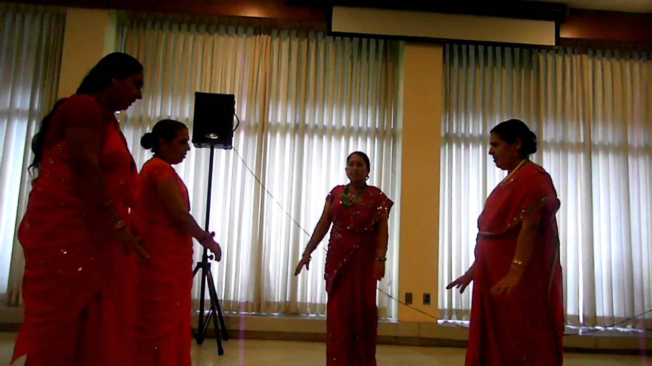 geeta khanal 's mom& her friends sangini dance.MP4 - YouTube