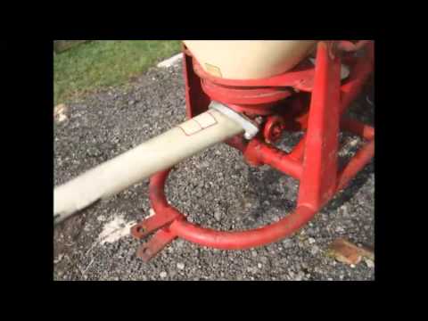 Vicon fertiliser spinner - YouTube