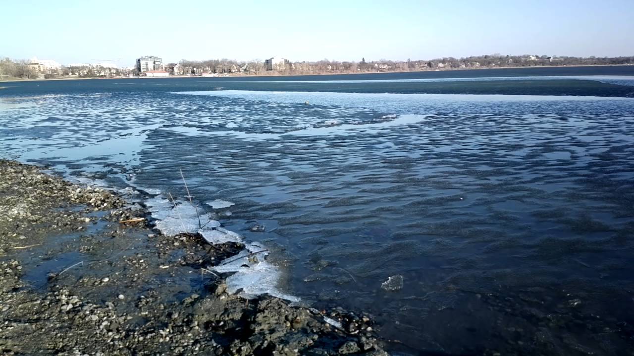 Lake Calhoun melting ice, Minneapolis, 11 Mar 2016 - YouTube