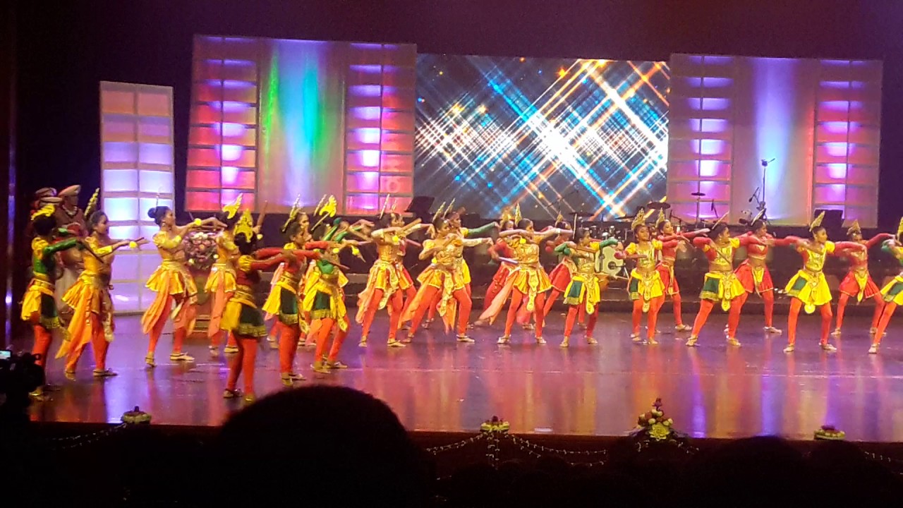 Pathuru dance (Namo namaskarai) - YouTube