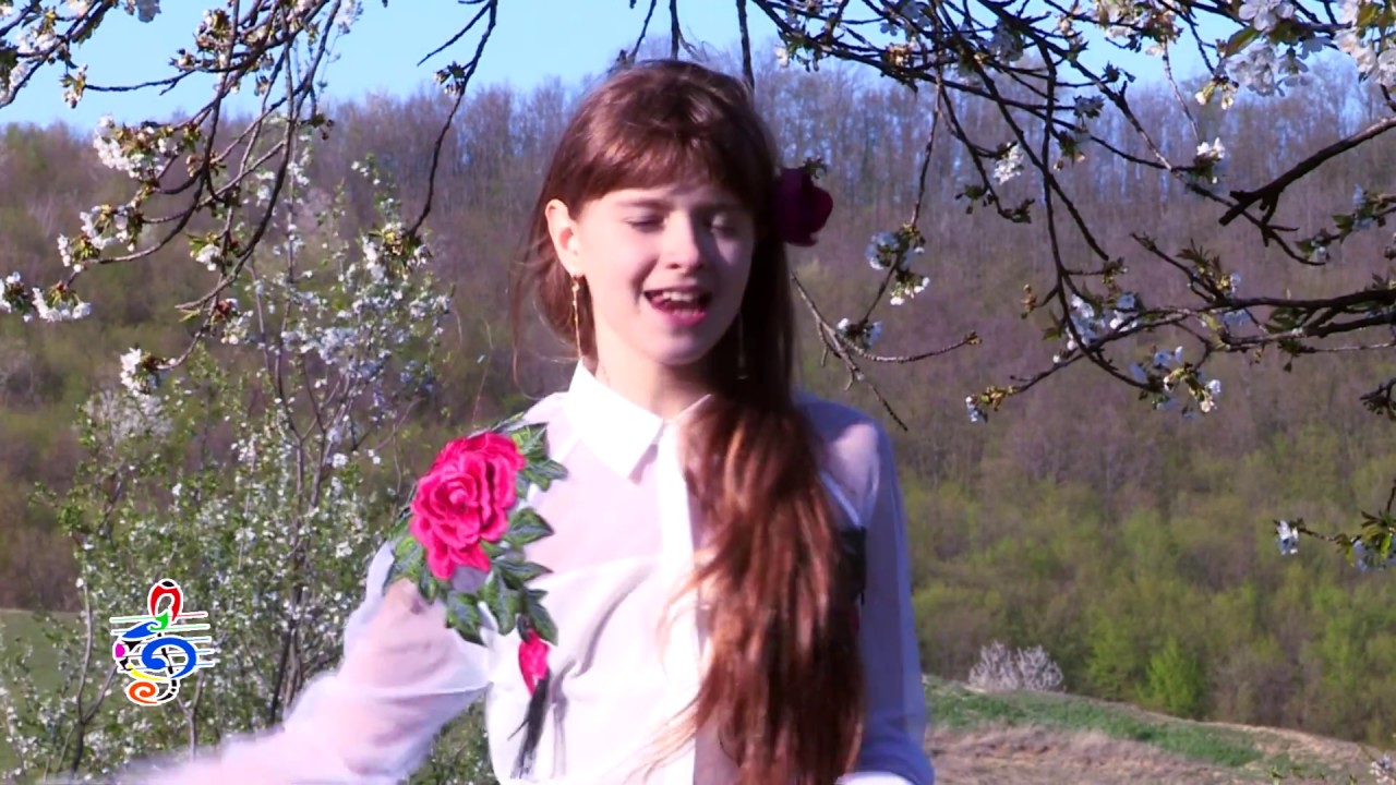 Georgiana Gradinariu, 11 ani- Somewhere over the rainbow - YouTube