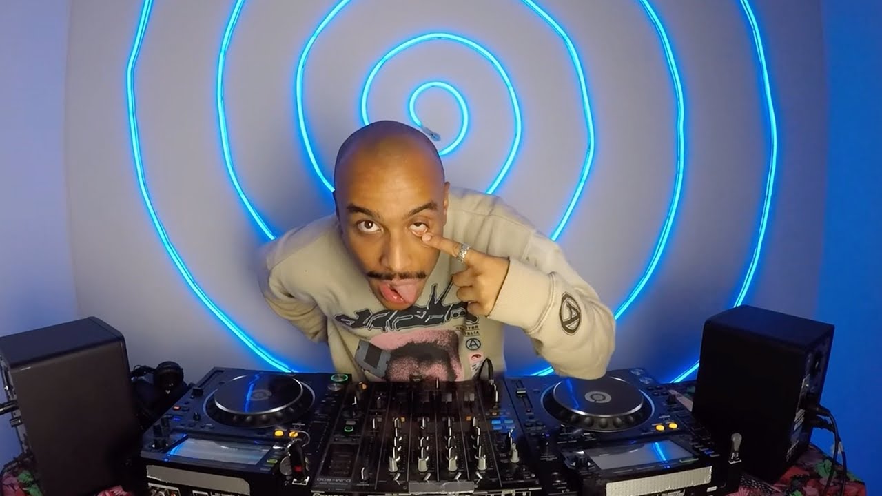 Footwork & Juke Mix in a New York Studio | Duality - YouTube