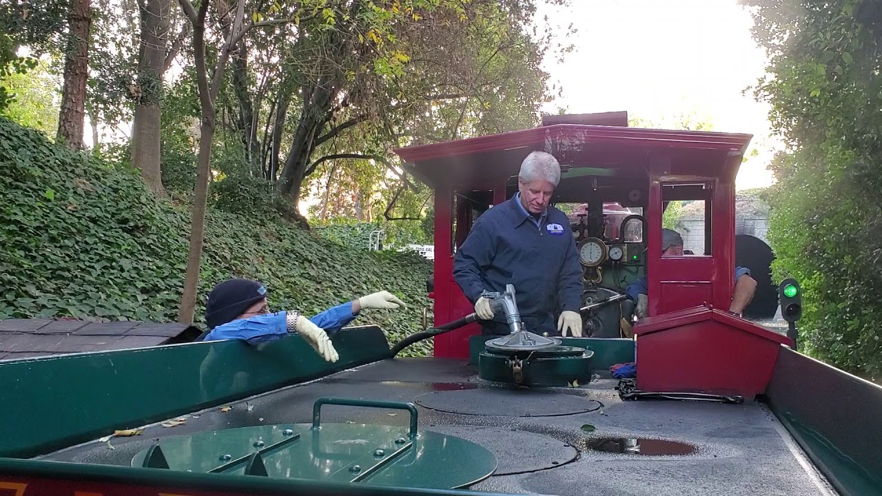 1/14/20 The Disneyland Railroad: Riding the Holiday 5 Blue behind C.K ...