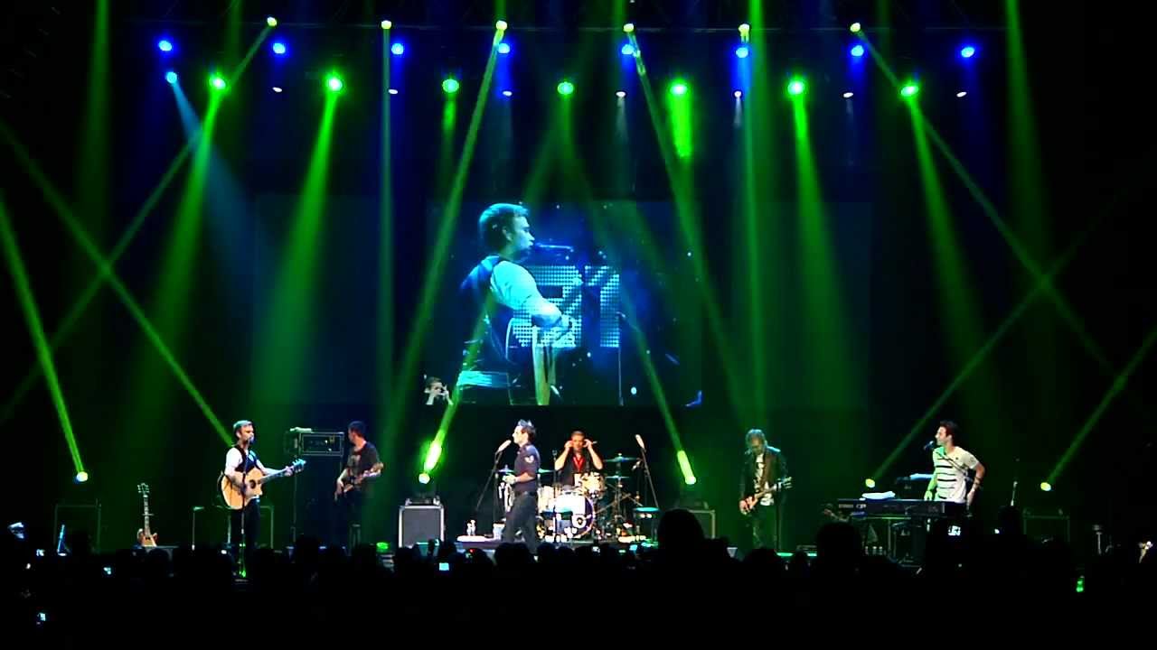 A1 LIVE IN MANILA - THE GREATEST HITS TOUR - 'POKER FACE' - YouTube