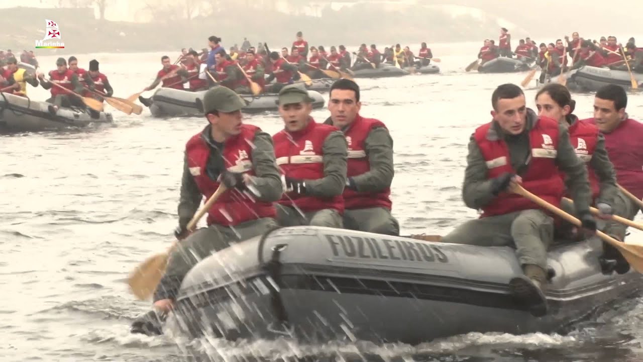 Cadetes Escola Naval, descida do Rio Tejo - YouTube