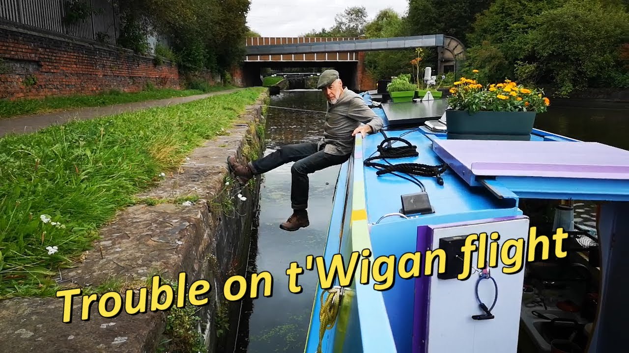 Trouble on t'Wigan flight - YouTube