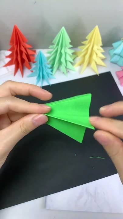 这应该是最简单的圣诞树折法吧小朋友都能学会的圣诞树🎄折纸，收藏起来和孩子一起折一个感受节日氛围吧#亲子手工 #手工diy #折纸 #幼儿园手工 #圣诞树 - YouTube