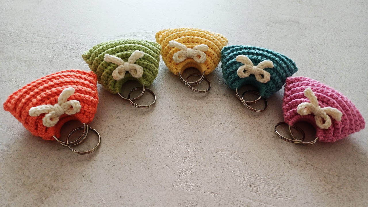 How to Crochet a Mini Bag Keychain | Easy & Adorable! - YouTube