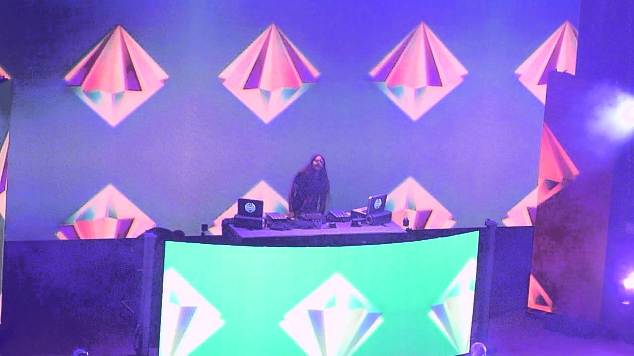 Bassnectar Red Rocks 5-31-2015 Lorin - YouTube
