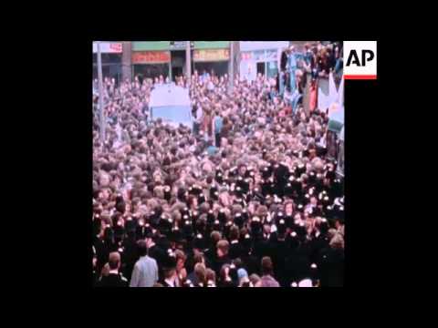 SYND 11 7 77 POLICE AND PICKETS CLASH AT GRUNWICK FACTORY - YouTube