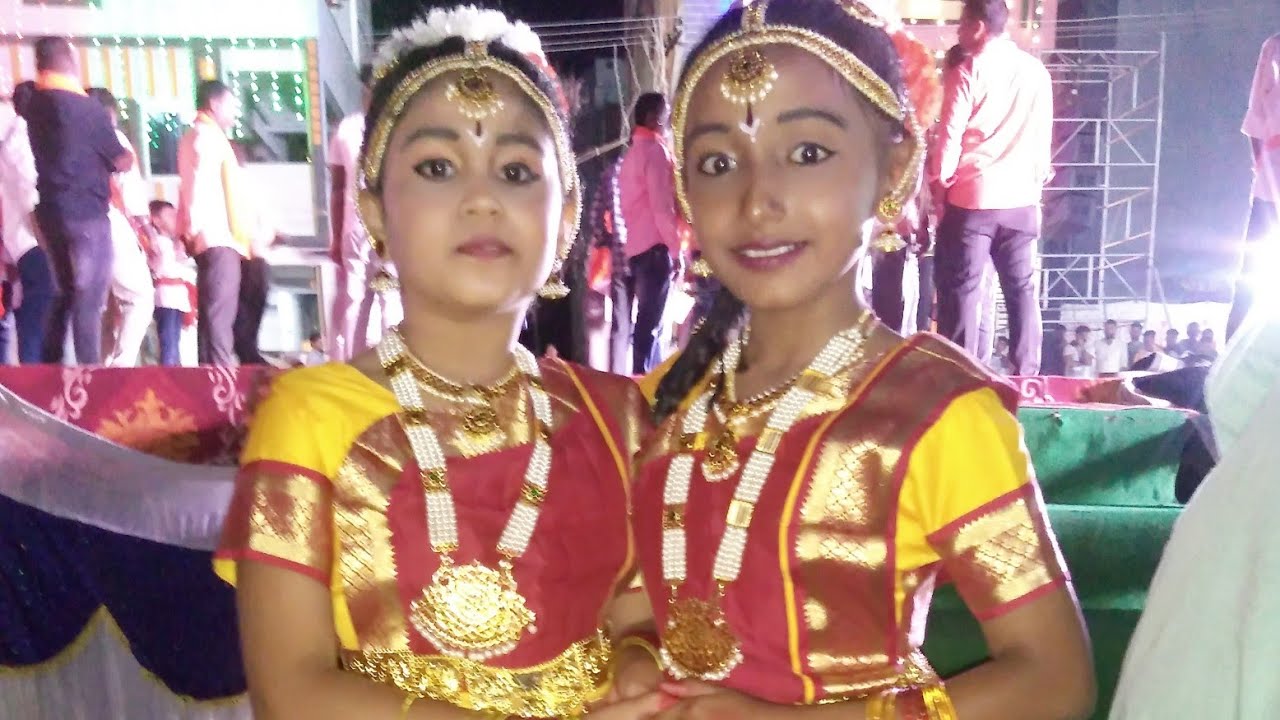 Bharatanatya dance program in Jigani Ganesh function childrens on stage. - YouTube