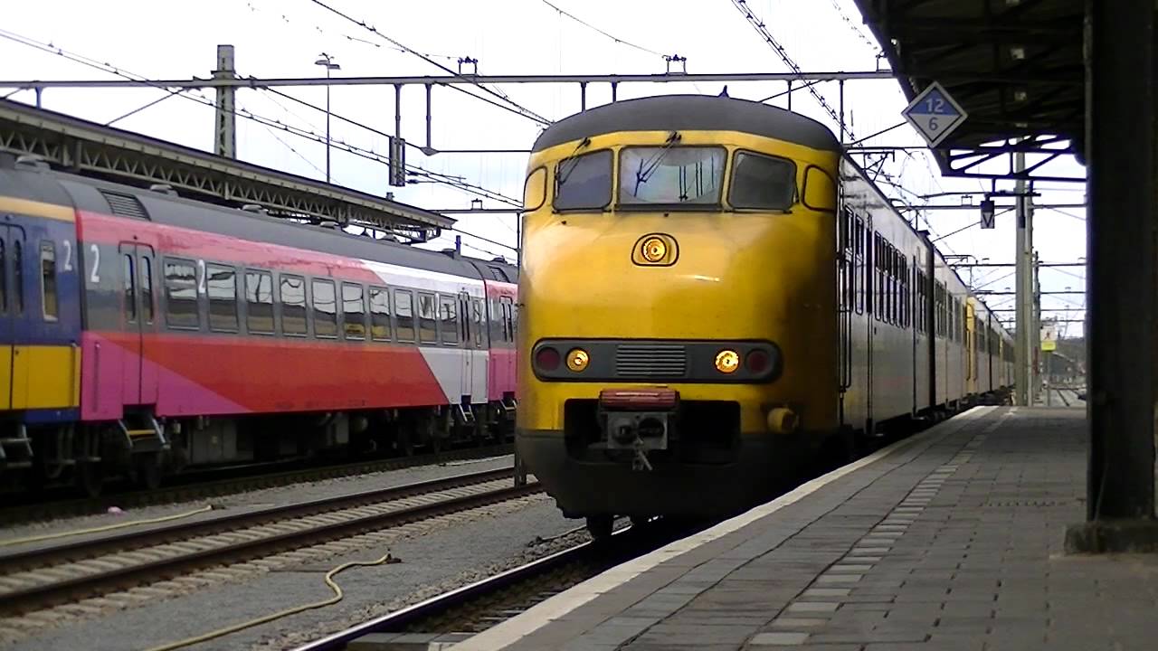 IC Brussel en 3x Plan V arriveren te Roosendaal NS - YouTube