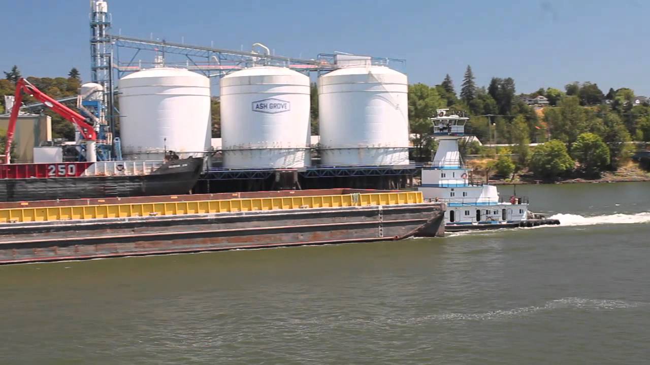 Steamer 'Portland' Cruising the Willamette River - YouTube