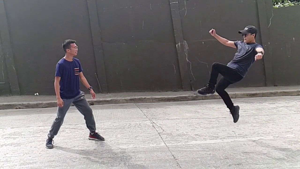 360 Roundhouse Kick - YouTube