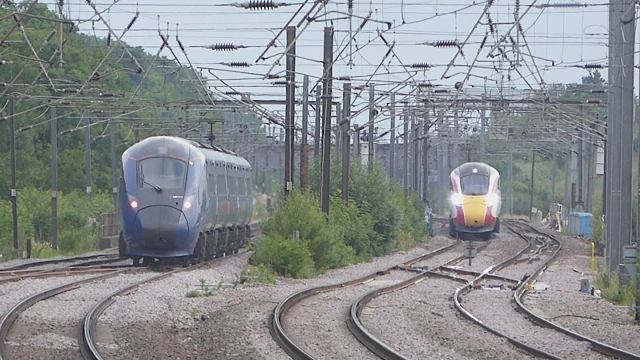 Hull Trains Class 802 & LNER 'Azuma' crossover at Huntingdon (24/6/22 ...
