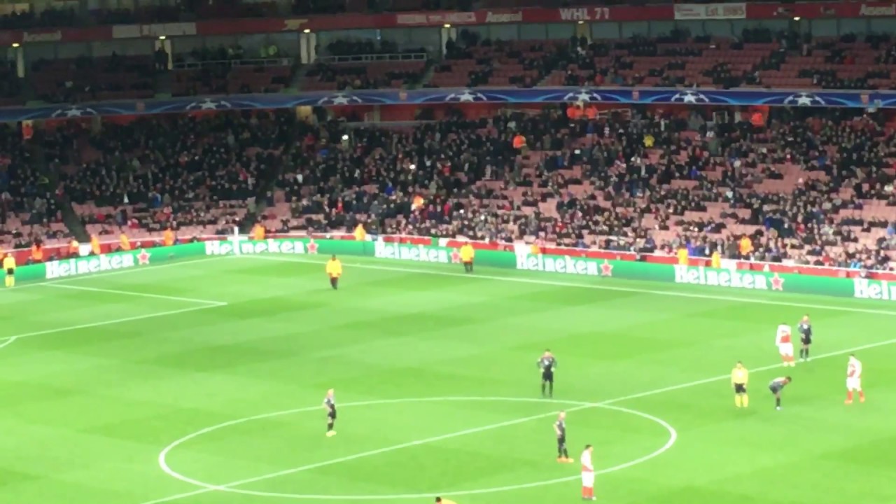 Nutty pitch invader Arsenal vs Bayern Munich - YouTube