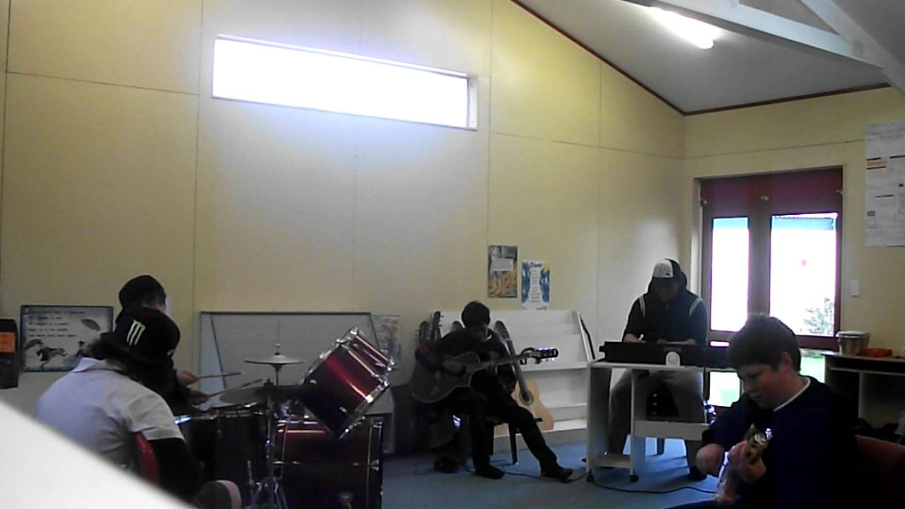 manutuke school gutair lessons - YouTube