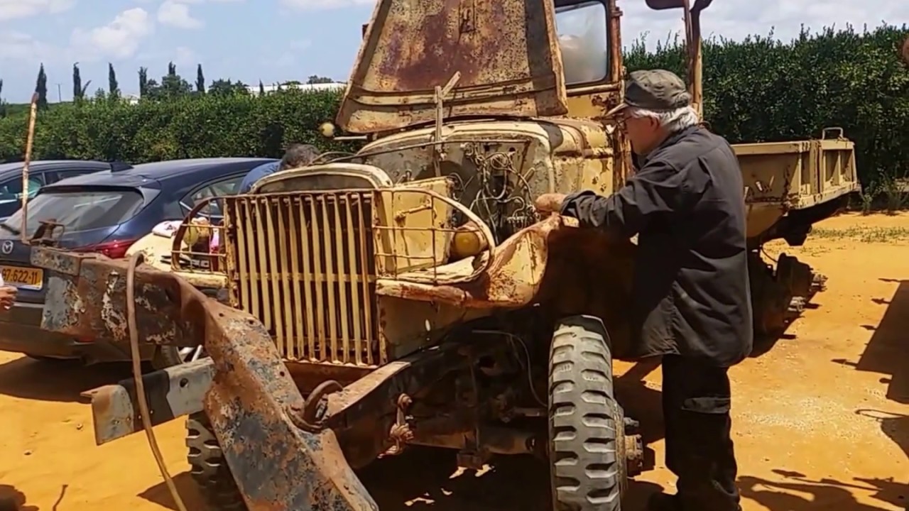 How workshop of old tractors works G508 GMC CCKW - YouTube