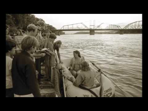 Missouri River Raft Regatta - YouTube
