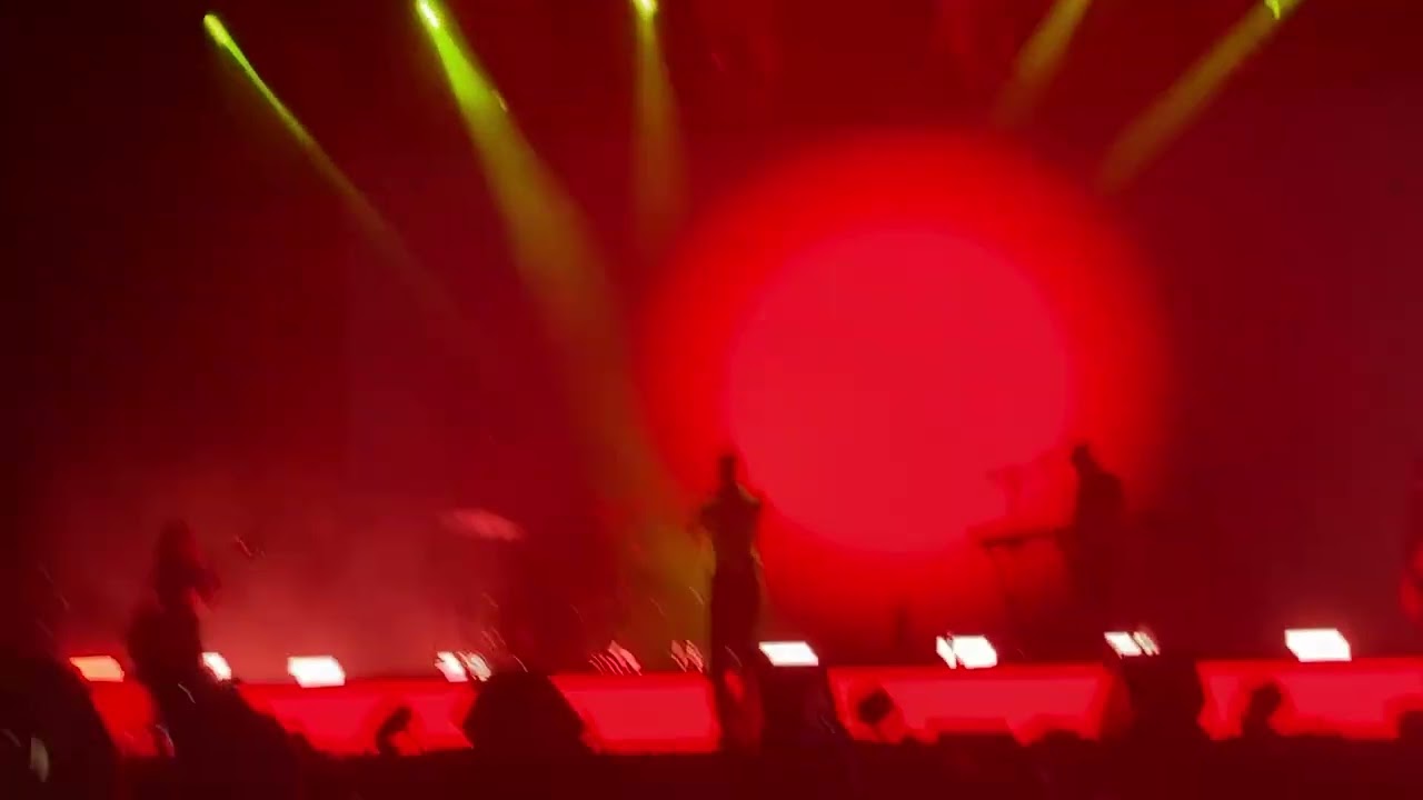 WOS - OKUPA (En Vivo) (Lima, Perú) - YouTube