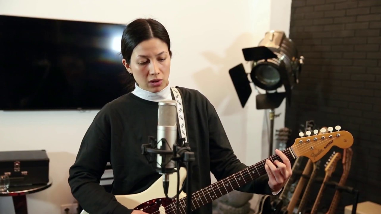 Emmy the Great - Mahal Kita | Acoustic live session in Paris - YouTube