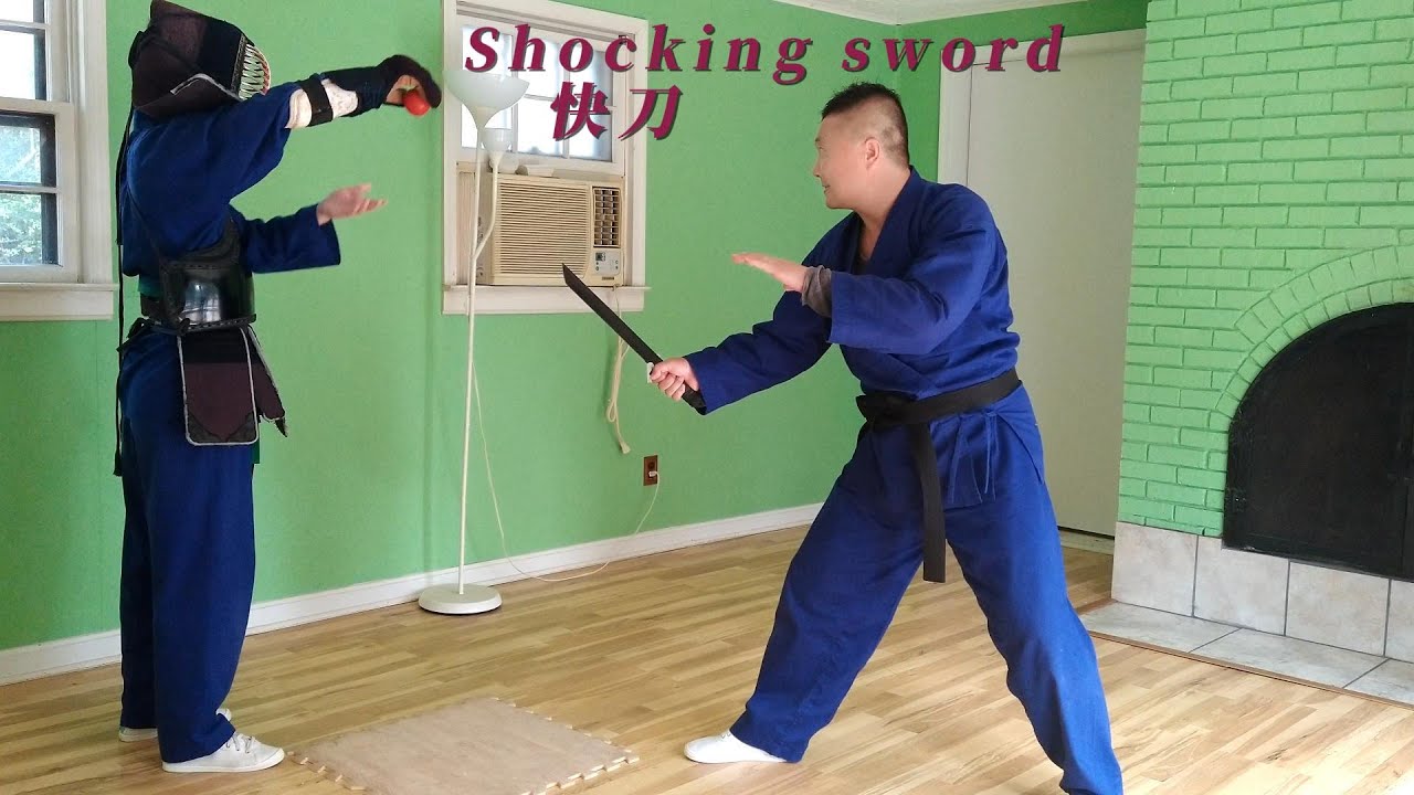 Have you ever seen fast swordsmanship like this? 40 years of practicing ...