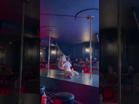 Money - The Flying Lizards - Performance (Joan Cooper Snark) - YouTube