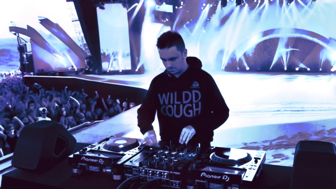 Tom Hirsch - Flash fly N high (Trance Music 2025 Performance) - YouTube