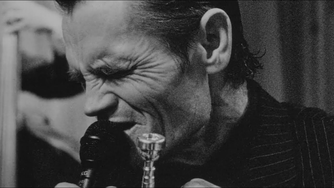 Chet Baker - Almost Blue (1987) Live - YouTube