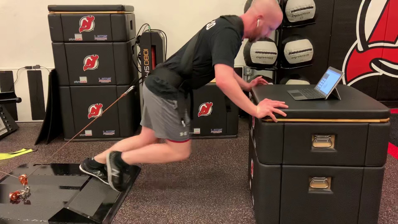 1080 Quantum Single Leg Squat - YouTube